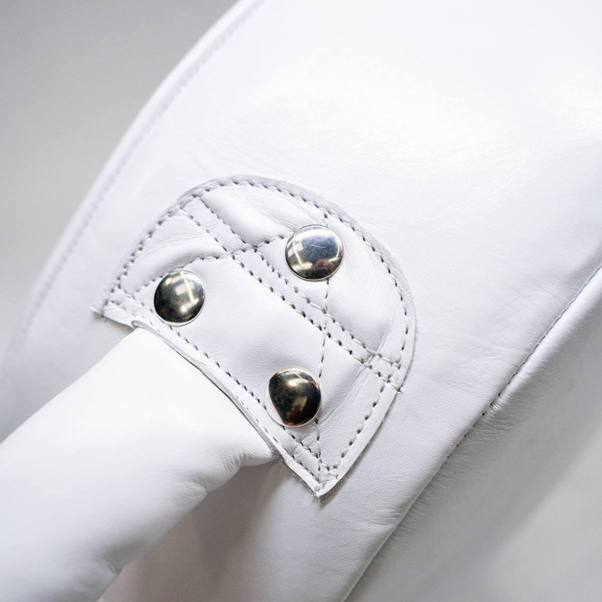 PUG ATHLETIC SP1 PUNCH SHEILD-WHITE – Champs Bxing ltd